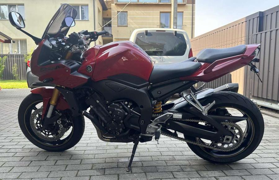 Red Yamaha FZ1 2008 in Kaunas, with an engine capacity of 1.00 L and mileage of 55 thousand km for 4150 €, photo 9 on AUTOMOTO.COM.LV