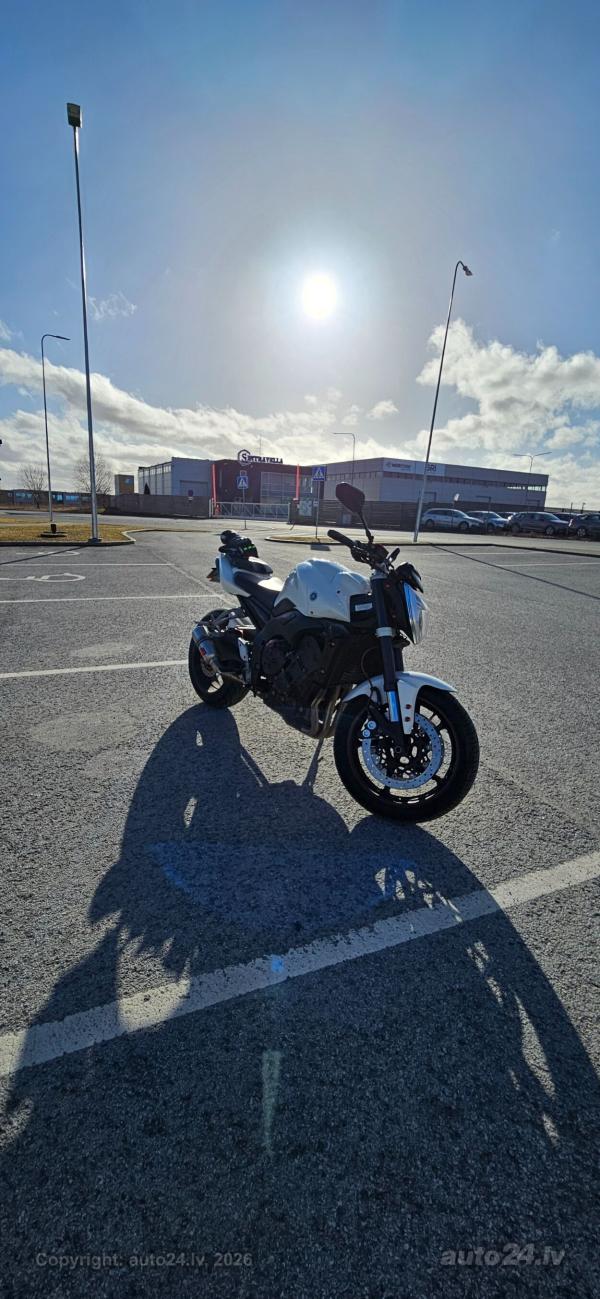 White Yamaha FZ1 2008 in Tallinn, with an engine capacity of 1.00 L and mileage of 54 thousand km for 3200 €, photo 2 on AUTOMOTO.COM.LV