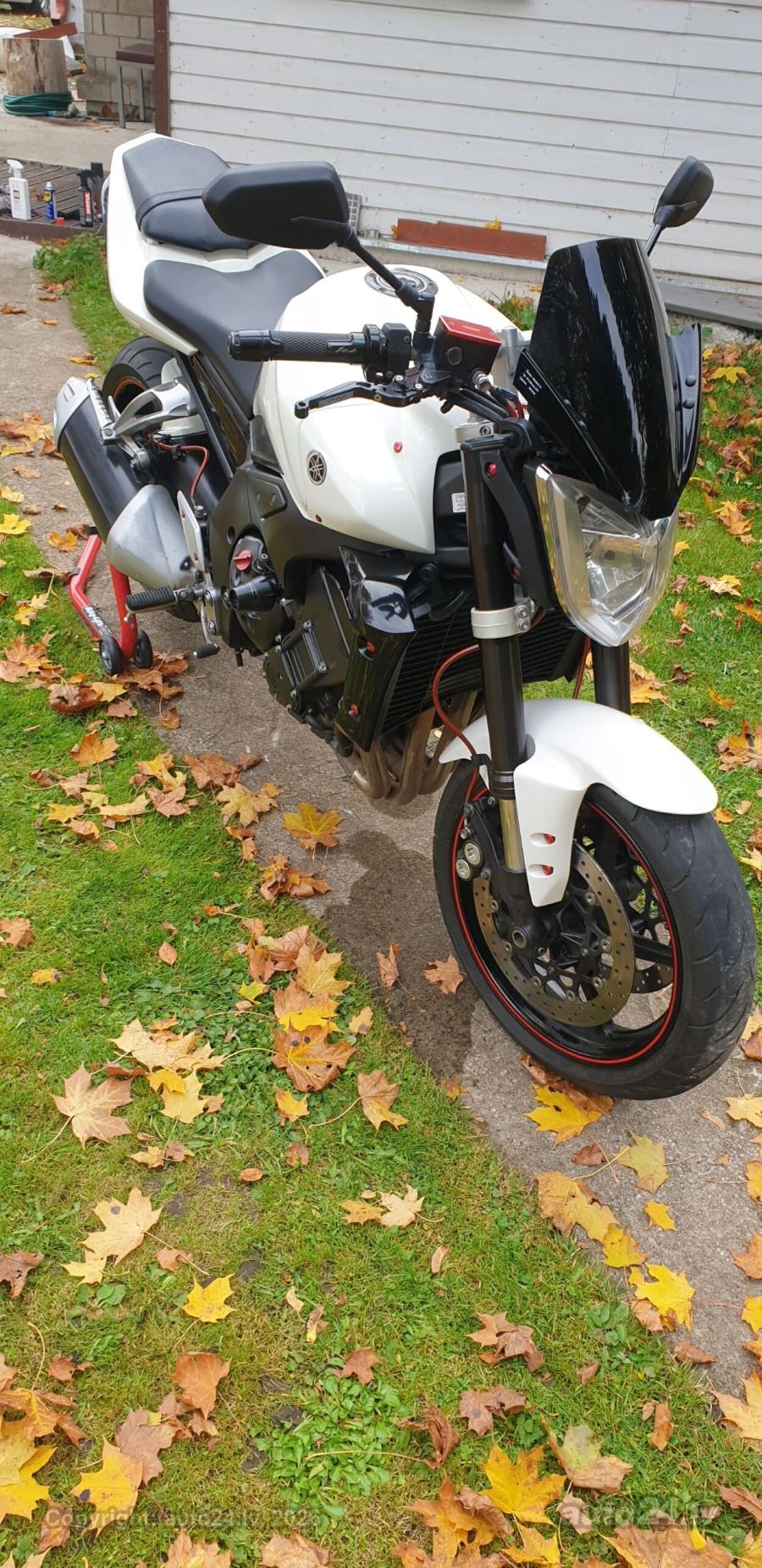 White Yamaha FZ1 2008 in Tallinn, with an engine capacity of 1.00 L and mileage of 54 thousand km for 3200 €, photo 7 on AUTOMOTO.COM.LV