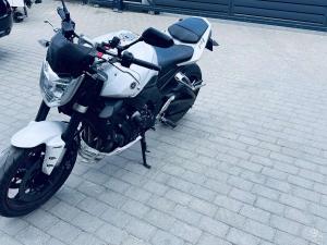 White Yamaha FZ1 2008 in Utena, with an engine capacity of 1.00 L and mileage of 43 thousand km for 3700 €, photo 3 on AUTOMOTO.COM.LV
