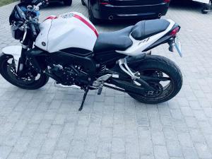 White Yamaha FZ1 2008 in Utena, with an engine capacity of 1.00 L and mileage of 43 thousand km for 3700 €, photo 5 on AUTOMOTO.COM.LV