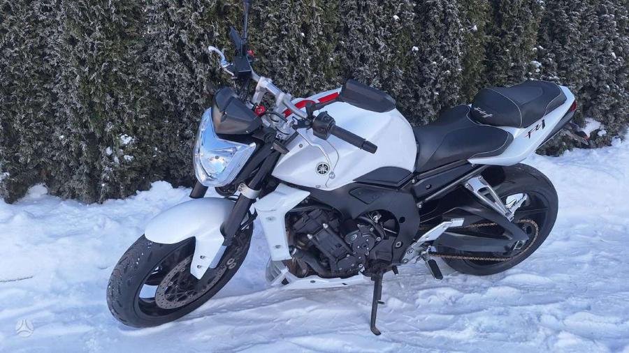 Balts Yamaha FZ1 2009 Kauņa, ar dzinēja tilpumu 1.00 L un nobraukumu 31 tūkst. km par 3800 €, foto 5 vietnē AUTOMOTO.COM.LV