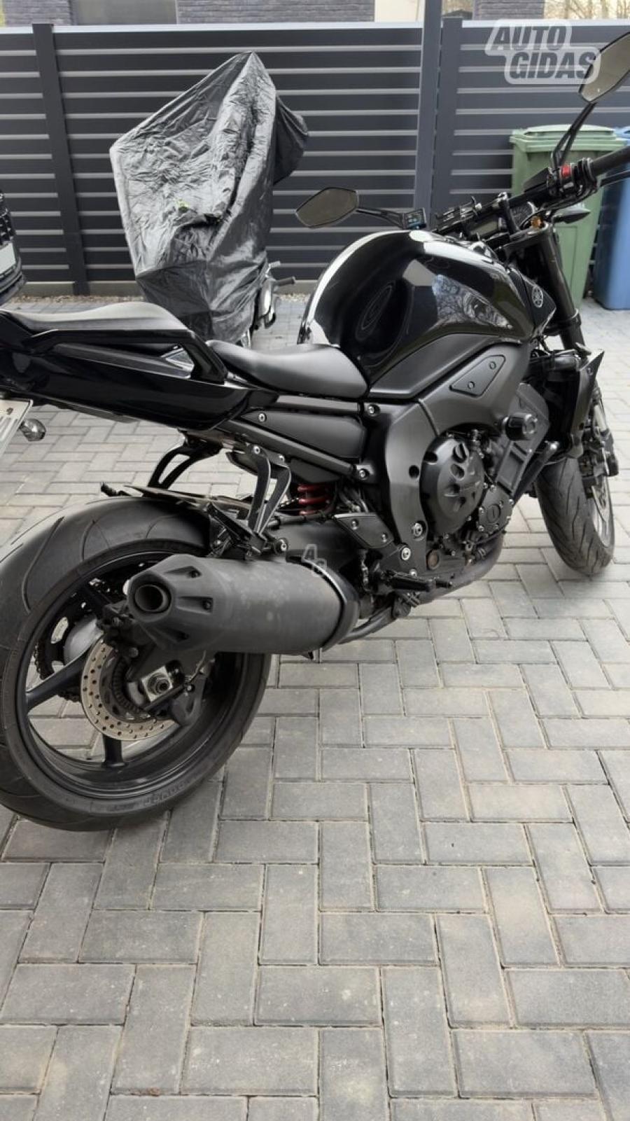 Black Yamaha FZ1N 2008 in Kaunas, with an engine capacity of 1.00 L and mileage of 60 thousand km for 4000 €, photo 5 on AUTOMOTO.COM.LV