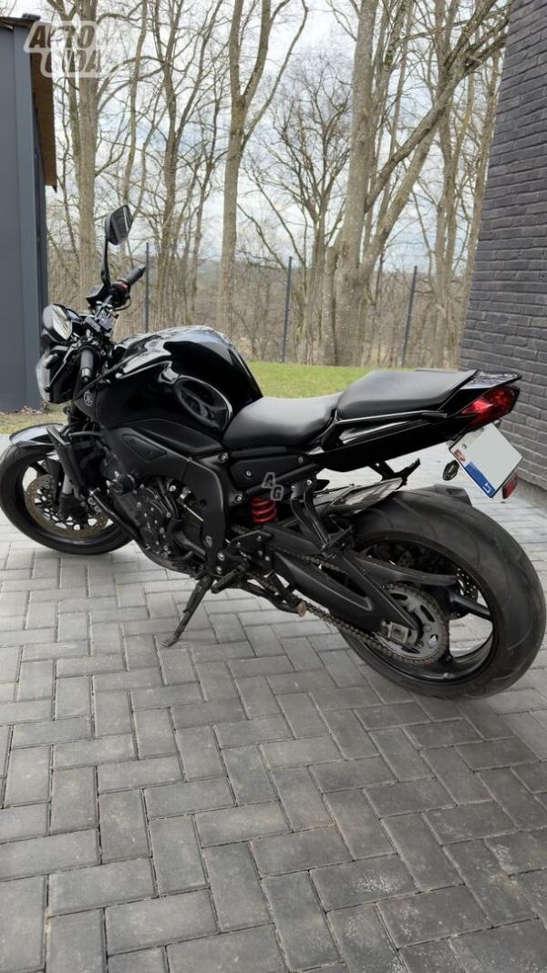 Melns Yamaha FZ1N 2008 Kauņa, ar dzinēja tilpumu 1.00 L un nobraukumu 60 tūkst. km par 4000 €, foto 5 vietnē AUTOMOTO.COM.LV