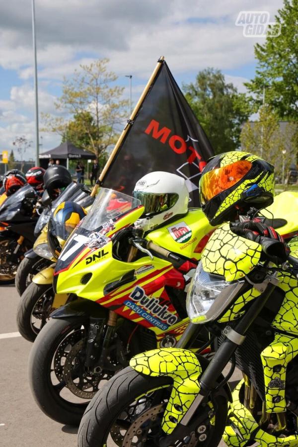 Melns Yamaha FZ1N 2009 Viļņa, ar dzinēja tilpumu 1.00 L un nobraukumu 41 tūkst. km par 4999 €, foto 3 vietnē AUTOMOTO.COM.LV