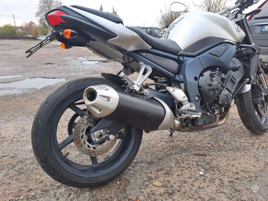 Grey Yamaha FZ1N 2006 in Panevezys, with an engine capacity of 1.00 L and mileage of 56 thousand km for 3500 €, photo 6 on AUTOMOTO.COM.LV