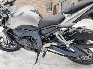 Pelēks Yamaha FZ1N 2006 Panevēža, ar dzinēja tilpumu 1.00 L un nobraukumu 58 tūkst. km par 3500 €, foto 2 vietnē AUTOMOTO.COM.LV
