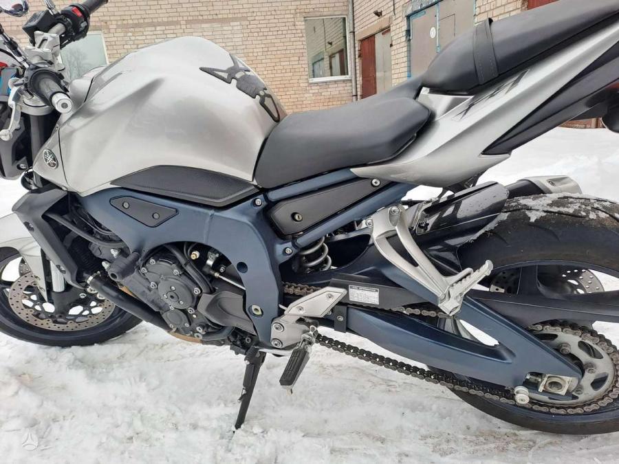 Pelēks Yamaha FZ1N 2006 Panevēža, ar dzinēja tilpumu 1.00 L un nobraukumu 58 tūkst. km par 3500 €, foto 2 vietnē AUTOMOTO.COM.LV