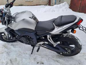 Pelēks Yamaha FZ1N 2006 Panevēža, ar dzinēja tilpumu 1.00 L un nobraukumu 58 tūkst. km par 3500 €, foto 6 vietnē AUTOMOTO.COM.LV