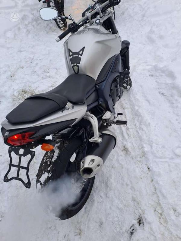 Pelēks Yamaha FZ1N 2006 Panevēža, ar dzinēja tilpumu 1.00 L un nobraukumu 58 tūkst. km par 3500 €, foto 9 vietnē AUTOMOTO.COM.LV
