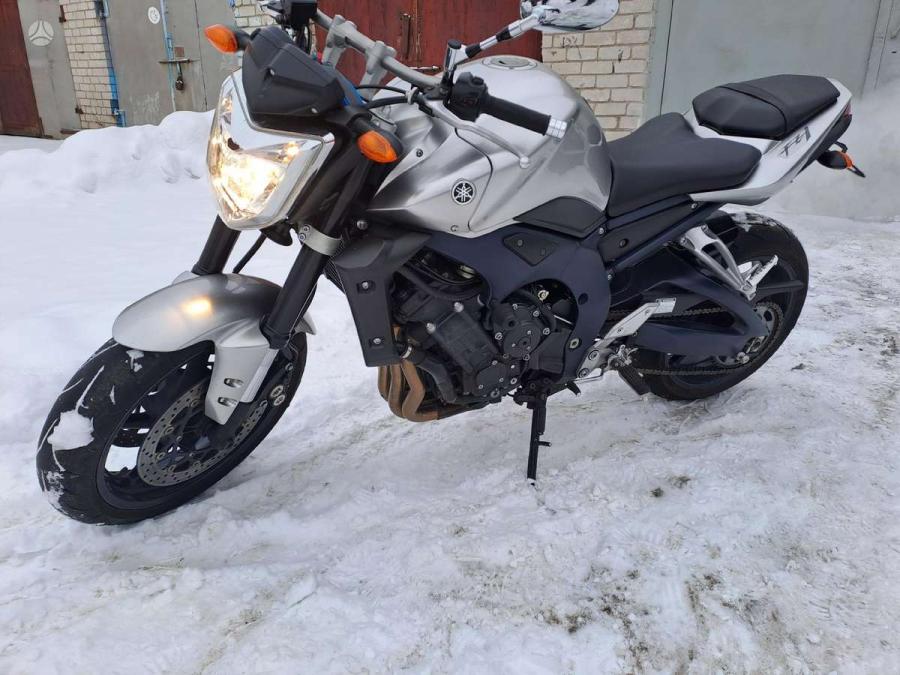 Grey Yamaha FZ1N 2006 in Panevezys, with an engine capacity of 1.00 L and mileage of 58 thousand km for 3550 €, photo 1 on AUTOMOTO.COM.LV