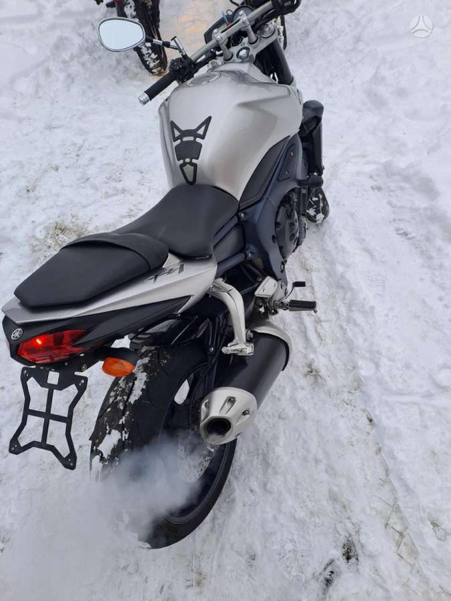 Grey Yamaha FZ1N 2006 in Panevezys, with an engine capacity of 1.00 L and mileage of 58 thousand km for 3550 €, photo 2 on AUTOMOTO.COM.LV