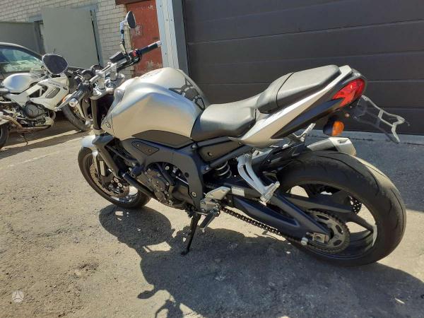 Серый Ямаха FZ1N 2006 в Паневежис, объемом двигателя 1.00 л и пробегом 56 тыс. км за 3450 €, фото 2 на AUTOMOTO.COM.LV