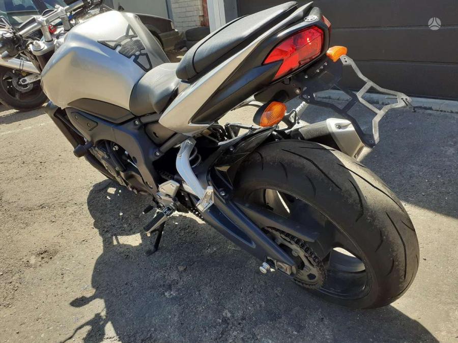 Серый Ямаха FZ1N 2006 в Паневежис, объемом двигателя 1.00 л и пробегом 56 тыс. км за 3450 €, фото 4 на AUTOMOTO.COM.LV