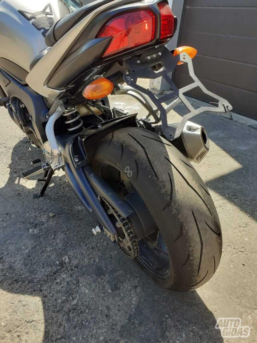 Grey Yamaha FZ1N 2007 in Panevezys, with an engine capacity of 1.00 L and mileage of 56 thousand km for 3550 €, photo 9 on AUTOMOTO.COM.LV