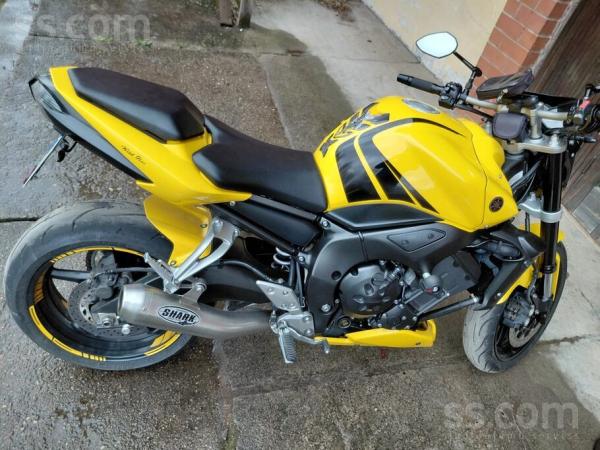 Yamaha FZ1N 2006 in Cesis, with an engine capacity of 1.00 L and mileage of 0 thousand km for 5500 €, photo 5 on AUTOMOTO.COM.LV
