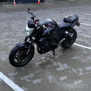 Yamaha FZ1N 2008 in Riga, with an engine capacity of 1.00 L and mileage of 0 thousand km for 3400 €, photo 4 on AUTOMOTO.COM.LV
