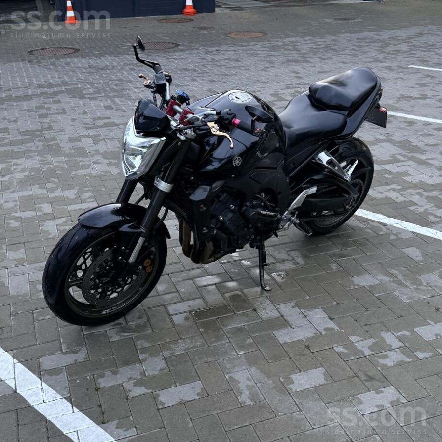 Yamaha FZ1N 2008 in Riga, with an engine capacity of 1.00 L and mileage of 0 thousand km for 3400 €, photo 4 on AUTOMOTO.COM.LV