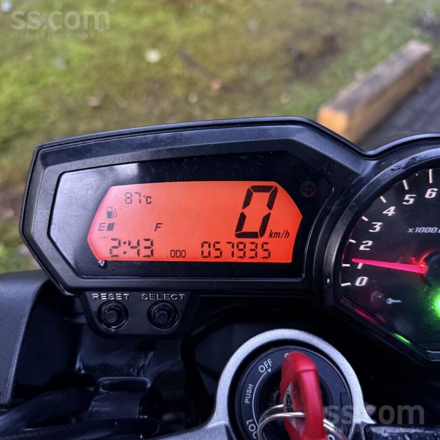Yamaha FZ1N 2008 in Riga, with an engine capacity of 1.00 L and mileage of 0 thousand km for 3400 €, photo 8 on AUTOMOTO.COM.LV
