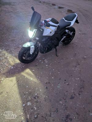 Белый Ямаха FZ1N 2008 в Молетай, объемом двигателя 1.00 л и пробегом 51 тыс. км за 4444 €, фото  на AUTOMOTO.COM.LV