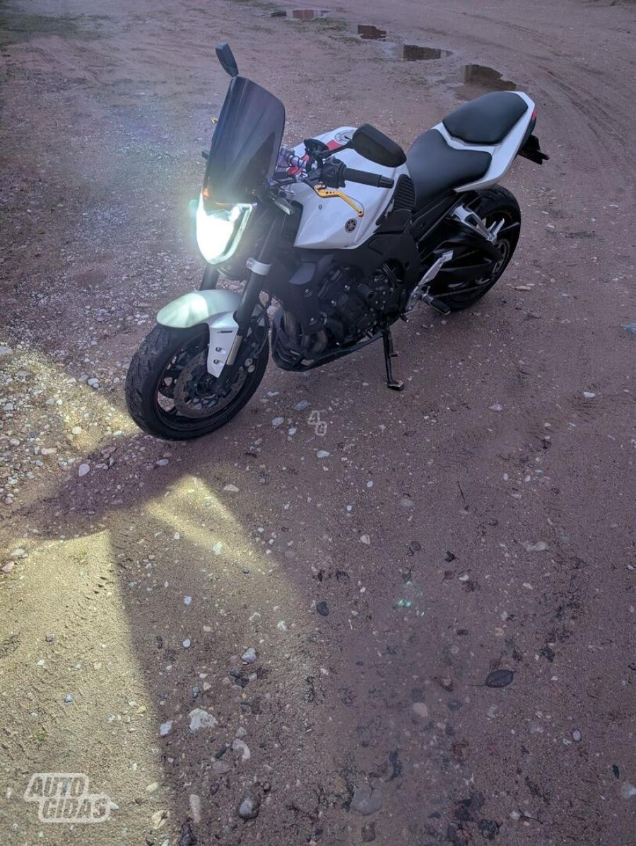 Белый Ямаха FZ1N 2008 в Молетай, объемом двигателя 1.00 л и пробегом 51 тыс. км за 4444 €, фото 1 на AUTOMOTO.COM.LV