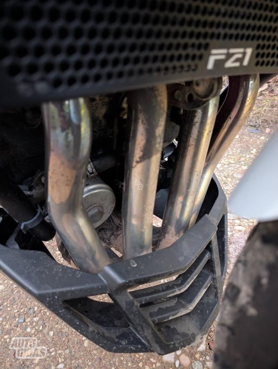 Белый Ямаха FZ1N 2008 в Молетай, объемом двигателя 1.00 л и пробегом 51 тыс. км за 4444 €, фото 4 на AUTOMOTO.COM.LV