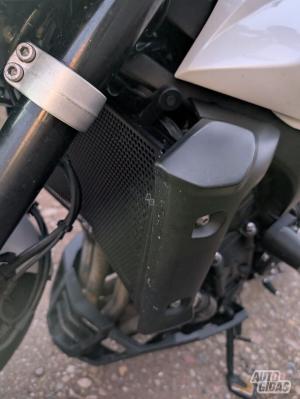 Белый Ямаха FZ1N 2008 в Молетай, объемом двигателя 1.00 л и пробегом 51 тыс. км за 4444 €, фото 9 на AUTOMOTO.COM.LV
