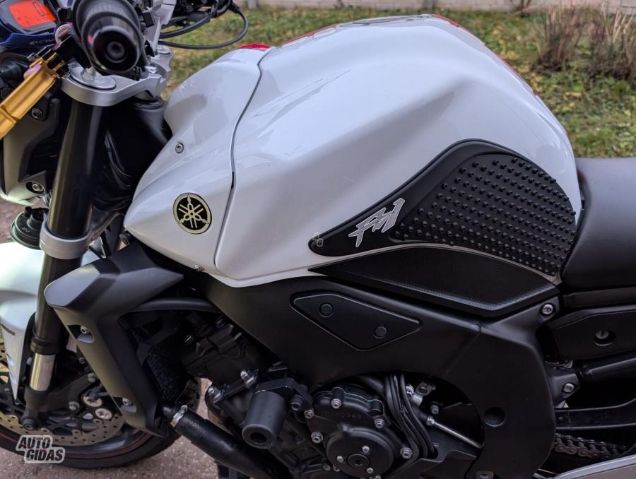 Белый Ямаха FZ1N 2008 в Молетай, объемом двигателя 1.00 л и пробегом 51 тыс. км за 4444 €, фото 10 на AUTOMOTO.COM.LV