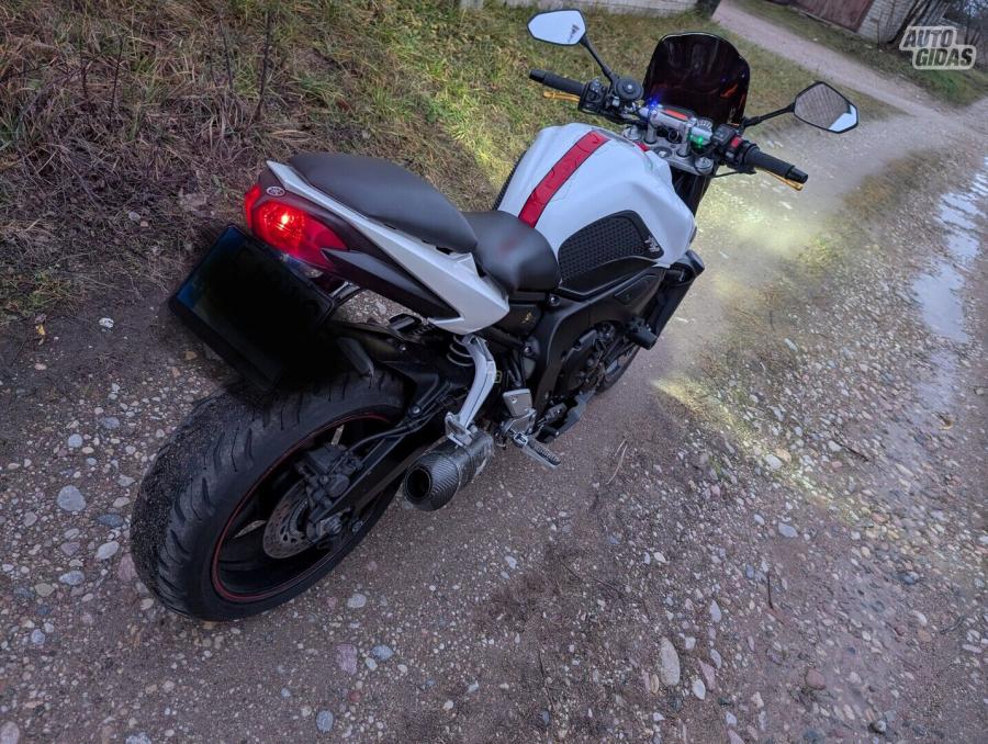 Белый Ямаха FZ1N 2008 в Молетай, объемом двигателя 1.00 л и пробегом 51 тыс. км за 4444 €, фото 17 на AUTOMOTO.COM.LV