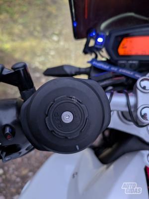 Белый Ямаха FZ1N 2008 в Молетай, объемом двигателя 1.00 л и пробегом 51 тыс. км за 4444 €, фото 20 на AUTOMOTO.COM.LV