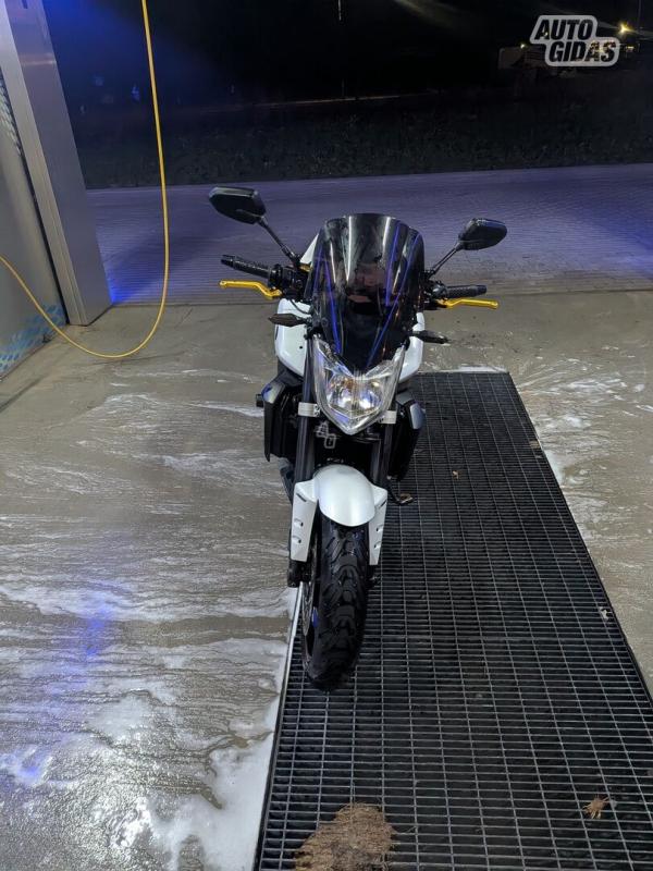 Balts Yamaha FZ1N 2008 Molėtai, ar dzinēja tilpumu 1.00 L un nobraukumu 53 tūkst. km par 3500 €, foto 3 vietnē AUTOMOTO.COM.LV