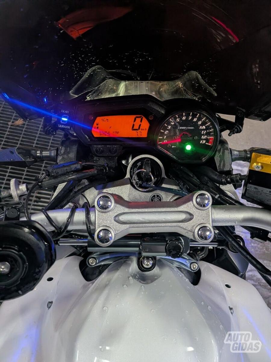Balts Yamaha FZ1N 2008 Molėtai, ar dzinēja tilpumu 1.00 L un nobraukumu 53 tūkst. km par 3500 €, foto 8 vietnē AUTOMOTO.COM.LV