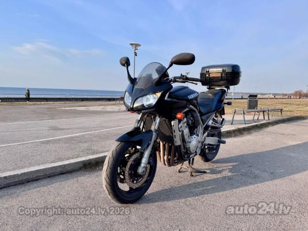 Melns Yamaha FZS 1000 2001 Tallina, ar dzinēja tilpumu 1.00 L un nobraukumu 91 tūkst. km par 2290 €, foto 2 vietnē AUTOMOTO.COM.LV