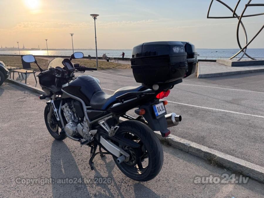 Melns Yamaha FZS 1000 2001 Tallina, ar dzinēja tilpumu 1.00 L un nobraukumu 91 tūkst. km par 2290 €, foto 4 vietnē AUTOMOTO.COM.LV