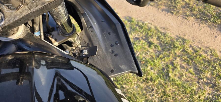 Black Yamaha FZS 1000 2004 in Klaipeda, with an engine capacity of 1.00 L and mileage of 79 thousand km for 1550 €, photo 9 on AUTOMOTO.COM.LV