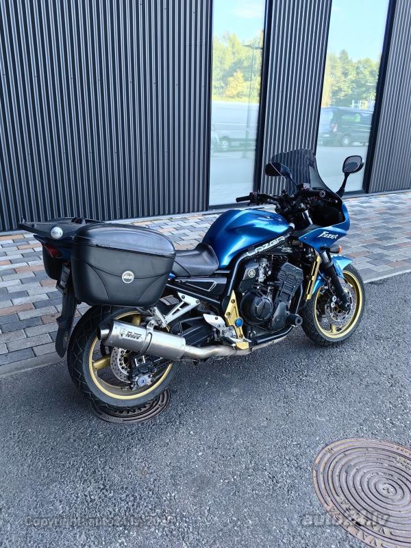Zils Yamaha FZS 1000 2002 Tallina, ar dzinēja tilpumu 1.00 L un nobraukumu 73 tūkst. km par 2500 €, foto 1 vietnē AUTOMOTO.COM.LV