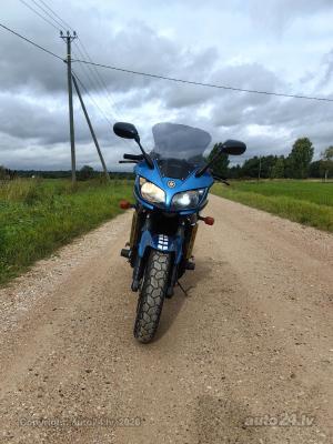 Zils Yamaha FZS 1000 2002 Tallina, ar dzinēja tilpumu 1.00 L un nobraukumu 73 tūkst. km par 2500 €, foto 5 vietnē AUTOMOTO.COM.LV