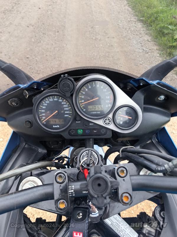 Zils Yamaha FZS 1000 2002 Tallina, ar dzinēja tilpumu 1.00 L un nobraukumu 73 tūkst. km par 2500 €, foto 6 vietnē AUTOMOTO.COM.LV