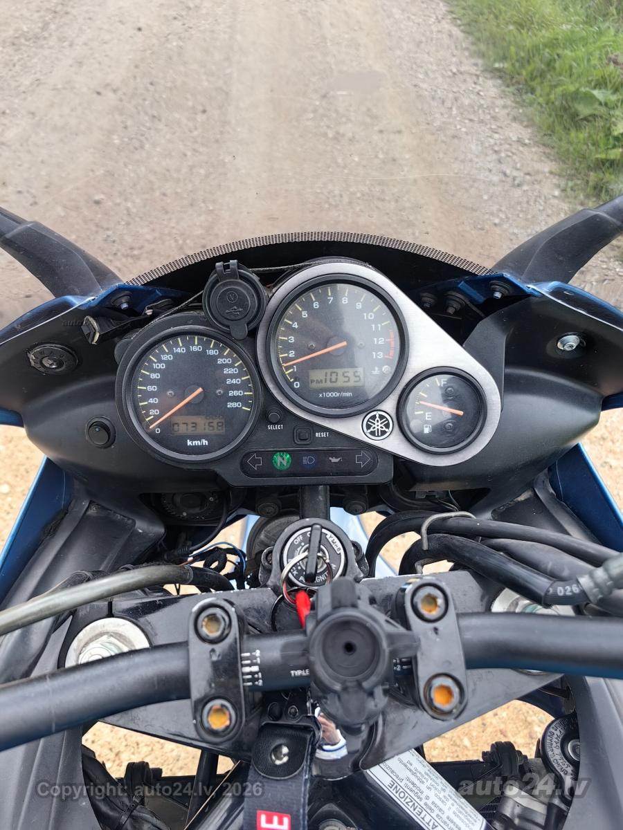 Zils Yamaha FZS 1000 2002 Tallina, ar dzinēja tilpumu 1.00 L un nobraukumu 73 tūkst. km par 2500 €, foto 6 vietnē AUTOMOTO.COM.LV