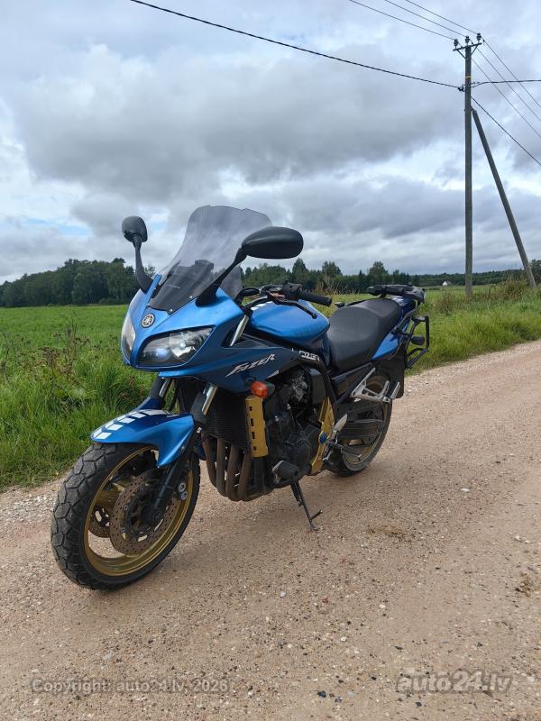 Zils Yamaha FZS 1000 2002 Tallina, ar dzinēja tilpumu 1.00 L un nobraukumu 73 tūkst. km par 2500 €, foto 7 vietnē AUTOMOTO.COM.LV