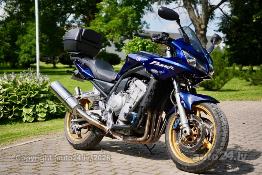 Zils Yamaha FZS 1000 2004 Tallina, ar dzinēja tilpumu 1.00 L un nobraukumu 0 tūkst. km par 2600 €, foto 1 vietnē AUTOMOTO.COM.LV