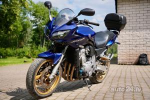 Zils Yamaha FZS 1000 2004 Tallina, ar dzinēja tilpumu 1.00 L un nobraukumu 0 tūkst. km par 2600 €, foto 7 vietnē AUTOMOTO.COM.LV