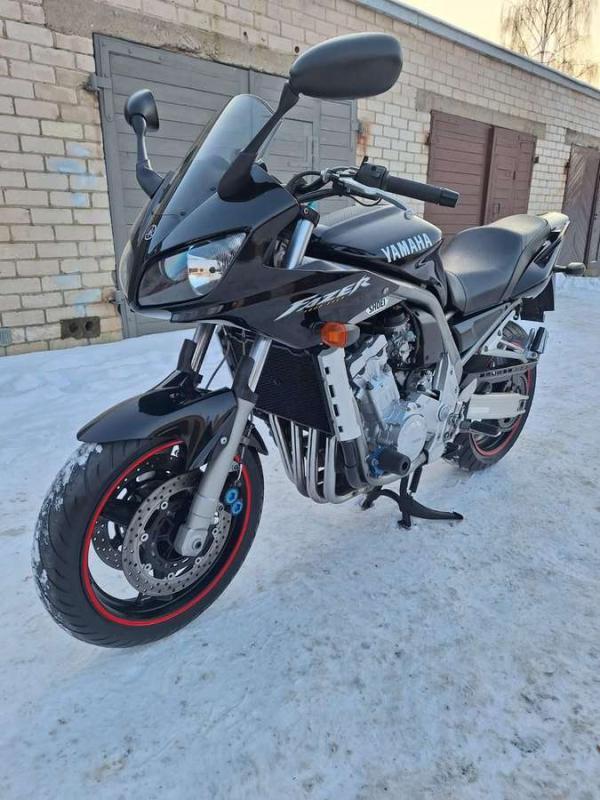 Yamaha FZS 1000 2001 Prienai, ar dzinēja tilpumu 1.00 L un nobraukumu 37 tūkst. km par 2350 €, foto 1 vietnē AUTOMOTO.COM.LV