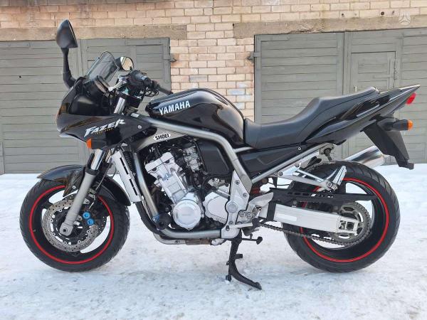 Yamaha FZS 1000 2001 Prienai, ar dzinēja tilpumu 1.00 L un nobraukumu 37 tūkst. km par 2350 €, foto 6 vietnē AUTOMOTO.COM.LV