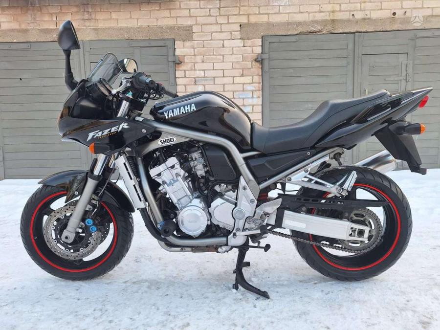 Yamaha FZS 1000 2001 in Prienai, with an engine capacity of 1.00 L and mileage of 37 thousand km for 2350 €, photo 6 on AUTOMOTO.COM.LV