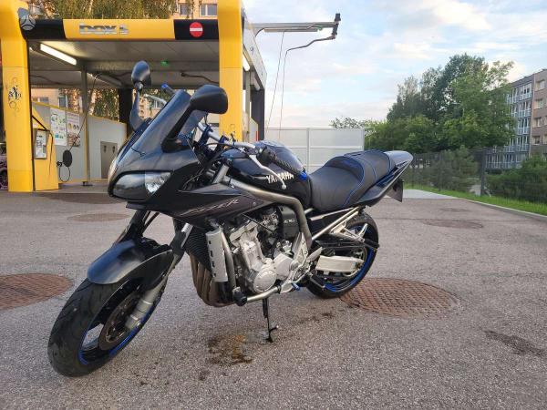 Yamaha FZS 1000 2001 Marijampole, ar dzinēja tilpumu 1.00 L un nobraukumu 54 tūkst. km par 1770 €, foto 1 vietnē AUTOMOTO.COM.LV