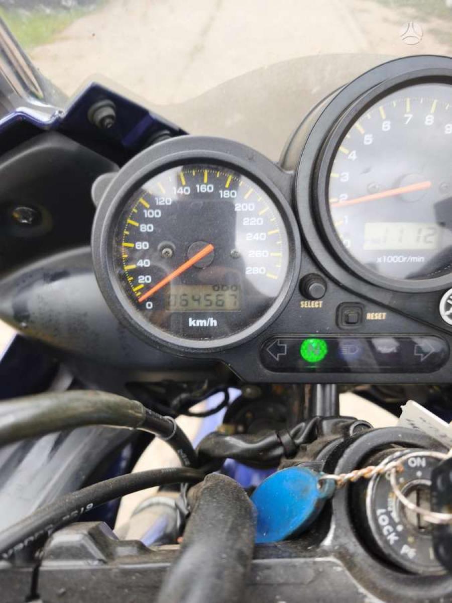 Ямаха FZS 1000 2003 в Шакяй, объемом двигателя 1.00 л и пробегом 65 тыс. км за 1000 €, фото 6 на AUTOMOTO.COM.LV