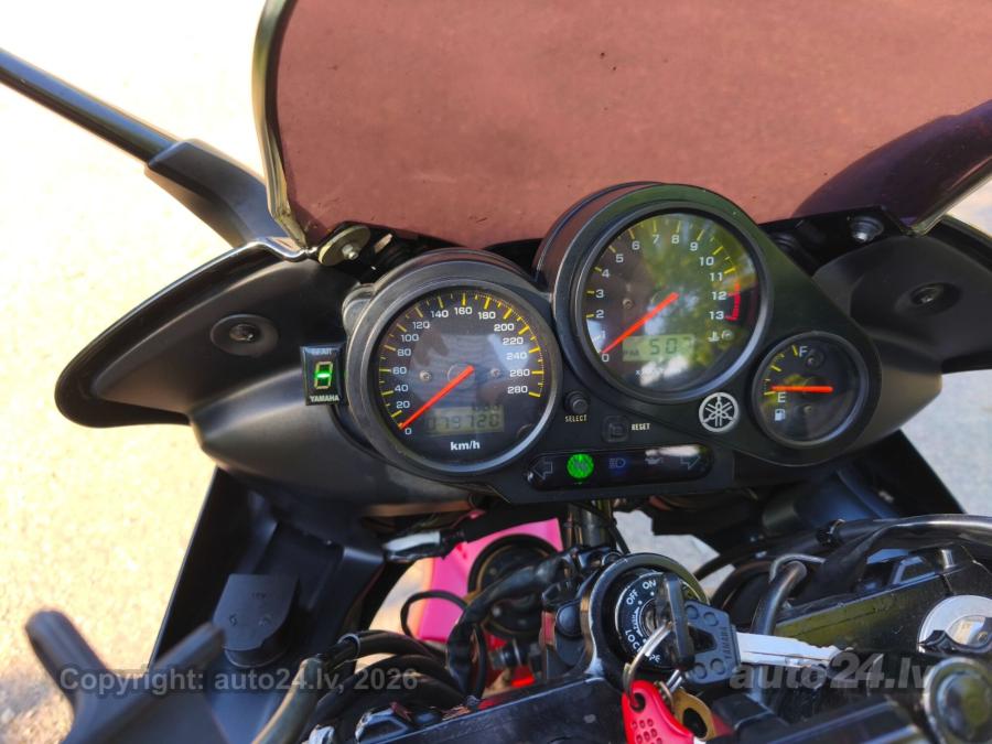 Ямаха FZS 1000 2005 в Рига, объемом двигателя 1.00 л и пробегом 80 тыс. км за 2800 €, фото 3 на AUTOMOTO.COM.LV