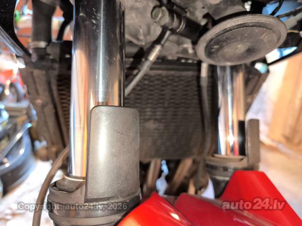 Ямаха FZS 1000 2005 в Рига, объемом двигателя 1.00 л и пробегом 80 тыс. км за 2800 €, фото 9 на AUTOMOTO.COM.LV
