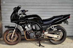Black Yamaha FZS 600 1999 in Vilnius, with an engine capacity of 0.60 L and mileage of 83 thousand km for 780 €, photo 3 on AUTOMOTO.COM.LV